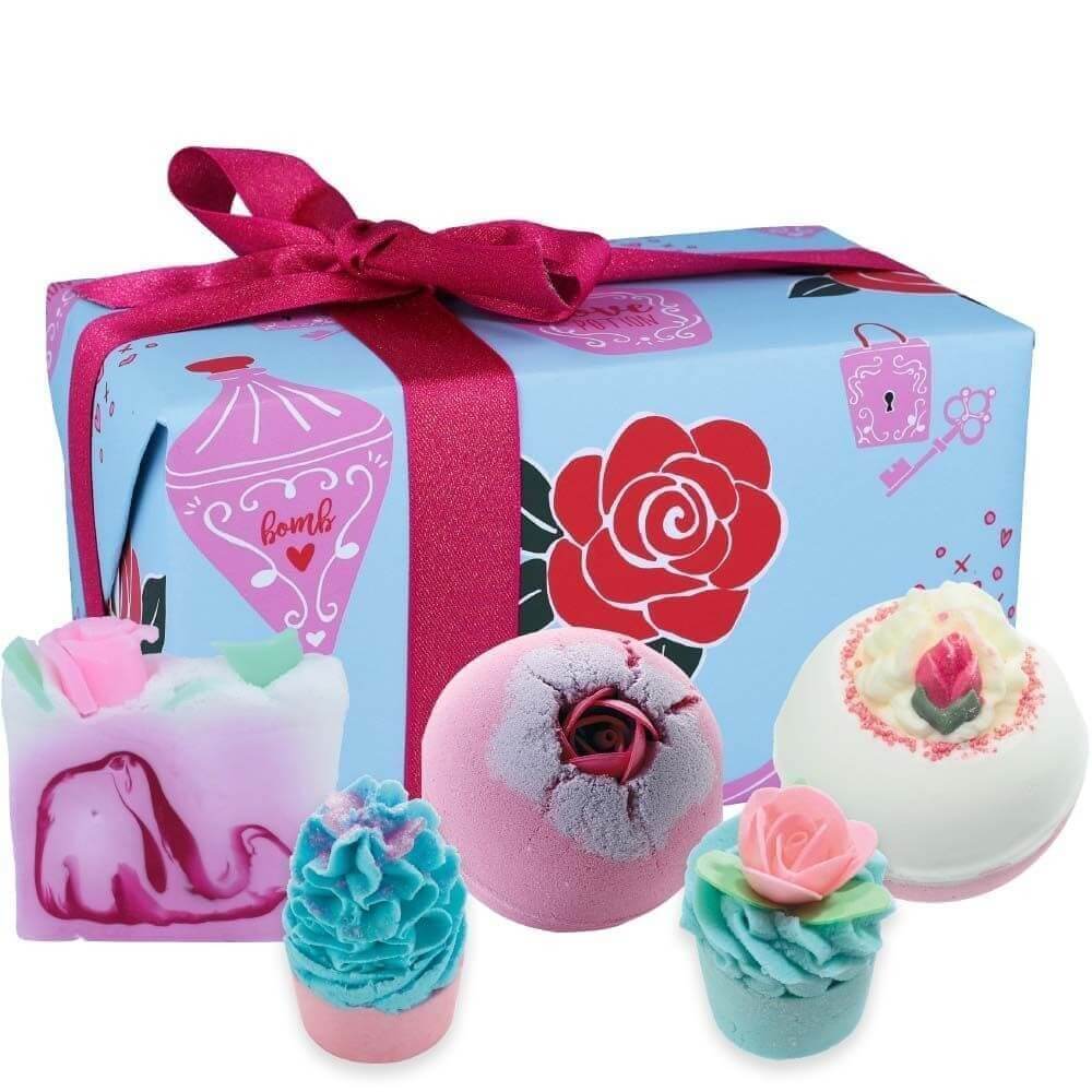 Bomb Cosmetics Szerelmi bájital ajándékcsomag 5037028271841 Bomb Cosmetics Szerelmi bájital ajándékcsomag 5037028271841